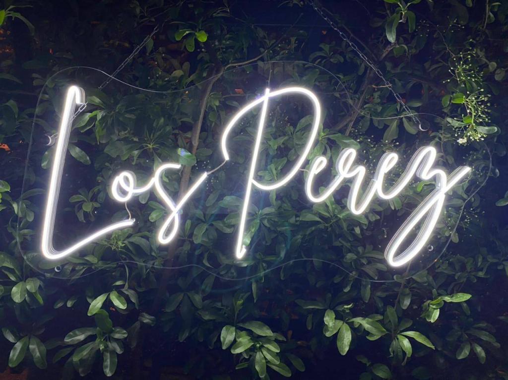 Custom Neon Sign Wedding Venue – Wedding Neon Signs