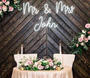 Mr & Mrs + Last Name Neon Wedding Sign - Wedding Neon Signs